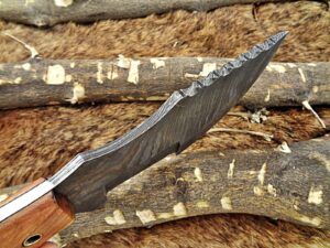 10"Long tracker knife hand forged twist pattern full tang Damascus ...